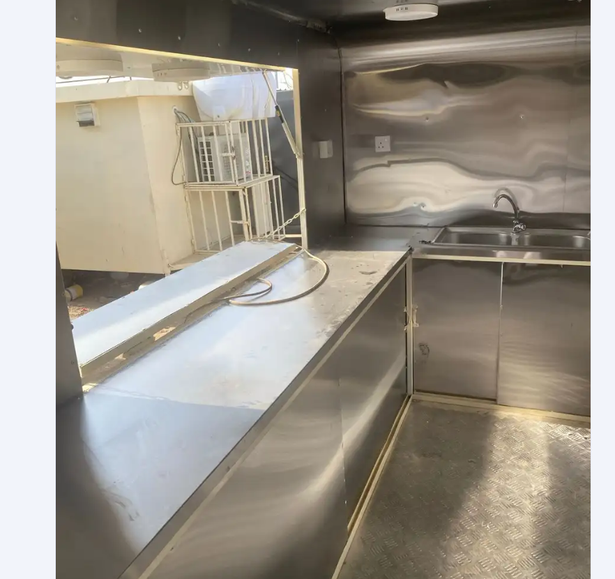 Saudi Food Truck For sell, Available in Makka with all Kitchen Tools ...