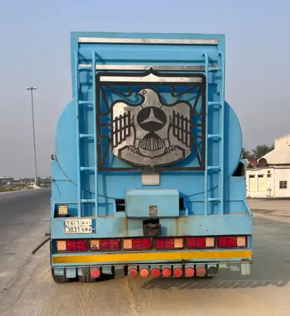 Mercedes Bouz Model 1977 for sell in Al Nairyah - Tajreq